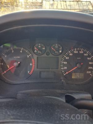 Red SEAT Ibiza 2000 in Liepaja, with an engine capacity of 1.40 L and mileage of 154 thousand km for 1000 €, photo 5 on AUTOMOTO.COM.LV