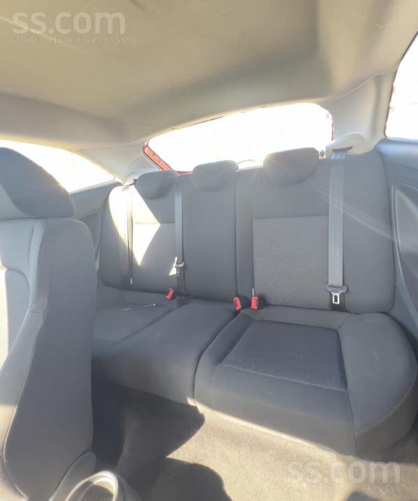 Red SEAT Ibiza 2009 in Jelgava, with an engine capacity of 1.40 L and mileage of 191 thousand km for 2300 €, photo 5 on AUTOMOTO.COM.LV