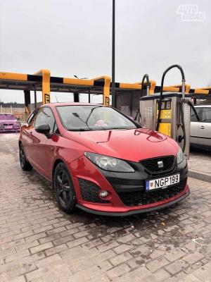 Sarkans SEAT Ibiza 2011 Kauņa, ar dzinēja tilpumu 1.40 L un nobraukumu 288 tūkst. km par 5500 €, foto  vietnē AUTOMOTO.COM.LV