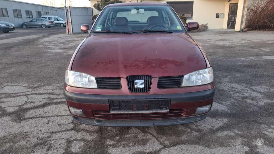 Red SEAT Ibiza 2001 in Marijampole, with an engine capacity of 1.60 L and mileage of 135 thousand km for 950 €, photo 5 on AUTOMOTO.COM.LV