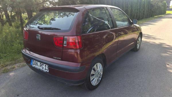 Red SEAT Ibiza 2001 in Marijampole, with an engine capacity of 1.60 L and mileage of 135 thousand km for 850 €, photo 3 on AUTOMOTO.COM.LV