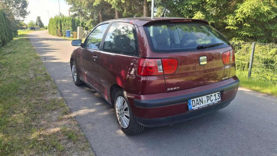 Red SEAT Ibiza 2001 in Marijampole, with an engine capacity of 1.60 L and mileage of 135 thousand km for 850 €, photo 5 on AUTOMOTO.COM.LV