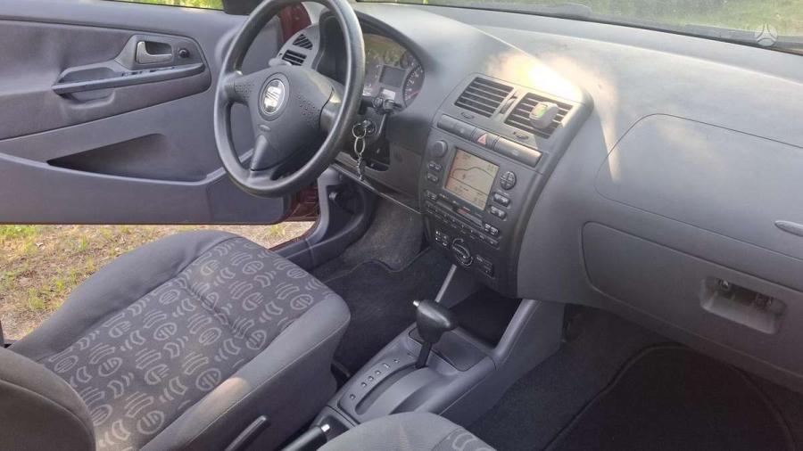 Red SEAT Ibiza 2001 in Marijampole, with an engine capacity of 1.60 L and mileage of 135 thousand km for 850 €, photo 9 on AUTOMOTO.COM.LV