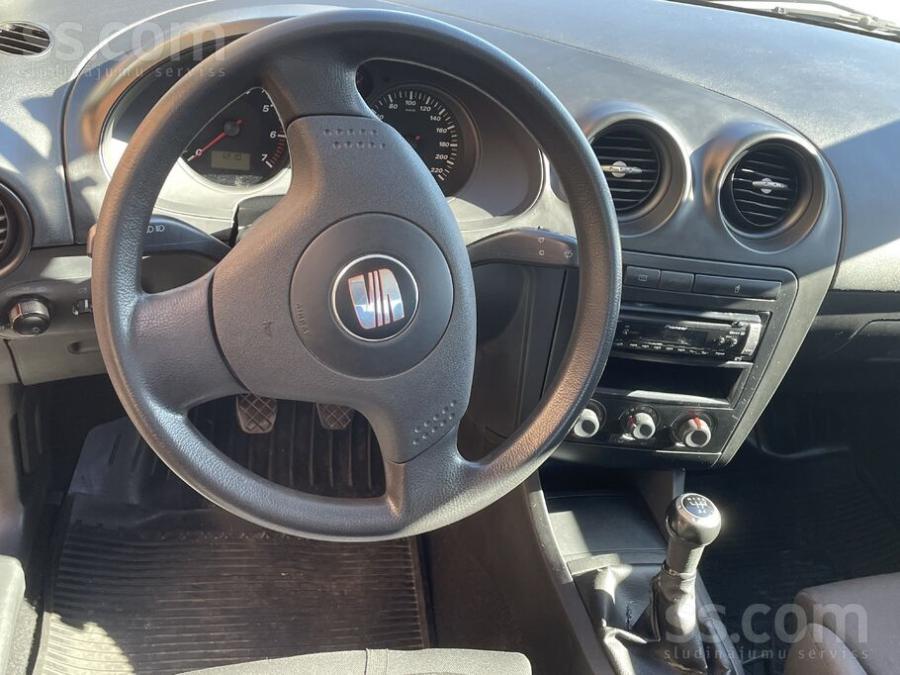 Sarkans SEAT Ibiza 2006 Rīga, ar dzinēja tilpumu 1.40 L un nobraukumu 140 tūkst. km par 900 €, foto 5 vietnē AUTOMOTO.COM.LV