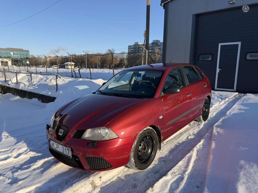 Red SEAT Ibiza 2007 in Kaunas, with an engine capacity of 1.40 L and mileage of 228 thousand km for 1250 €, photo 1 on AUTOMOTO.COM.LV