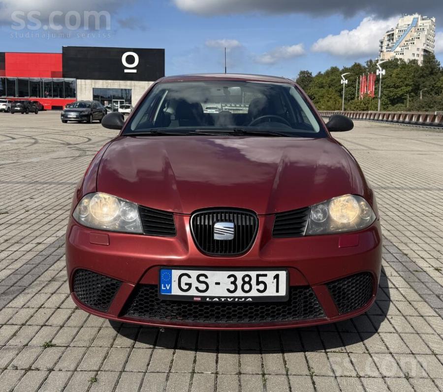 Red SEAT Ibiza 2007 in Riga, with an engine capacity of 1.40 L and mileage of 299 thousand km for 1000 €, photo 1 on AUTOMOTO.COM.LV