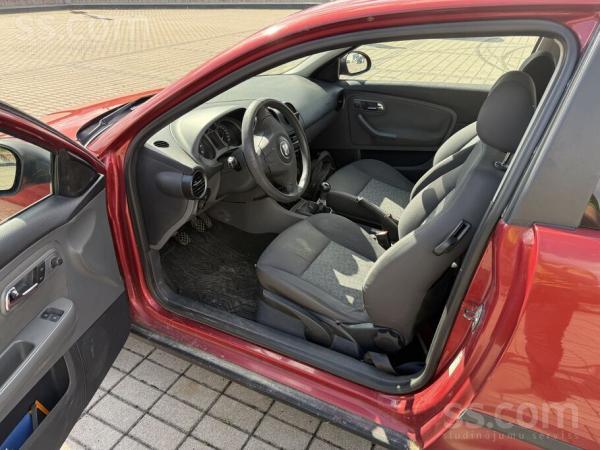 Red SEAT Ibiza 2007 in Riga, with an engine capacity of 1.40 L and mileage of 299 thousand km for 1000 €, photo 5 on AUTOMOTO.COM.LV