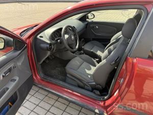 Red SEAT Ibiza 2007 in Riga, with an engine capacity of 1.40 L and mileage of 299 thousand km for 1000 €, photo 5 on AUTOMOTO.COM.LV