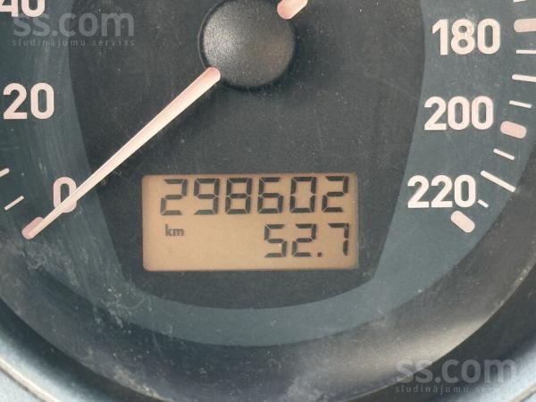 SEAT Ibiza 2007 Rīga vietnē Sarkans SEAT Ibiza 2007 Rīga, ar dzinēja tilpumu 1.40 L un nobraukumu 299 tūkst. km par 1000 €, foto 7 vietnē AUTOMOTO.COM.LV