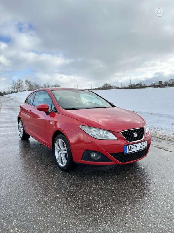 Red SEAT Ibiza 2008 in Vilnius, with an engine capacity of 1.60 L and mileage of 280 thousand km for 2299 €, photo 1 on AUTOMOTO.COM.LV