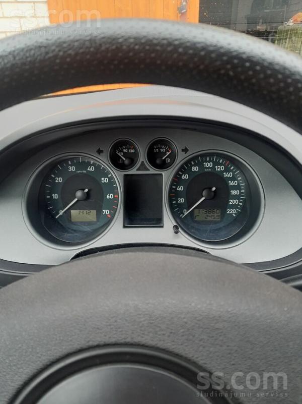 Sarkans SEAT Ibiza 2009 Valmiera, ar dzinēja tilpumu 1.40 L un nobraukumu 114 tūkst. km par 2850 €, foto 10 vietnē AUTOMOTO.COM.LV