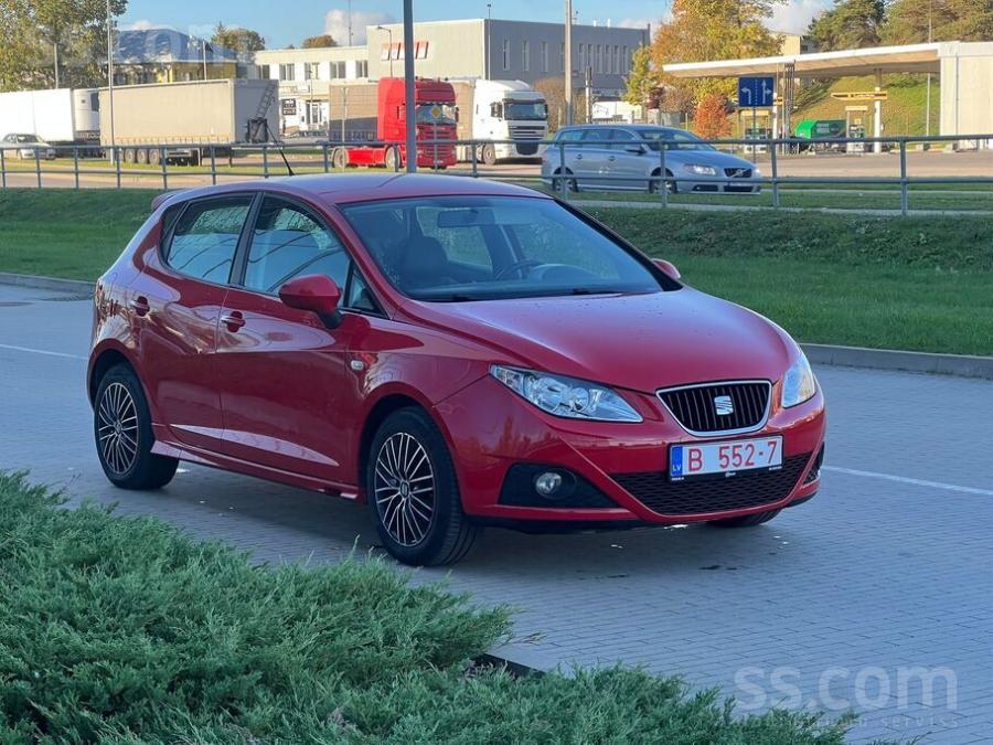 Red SEAT Ibiza 2009 in Rezekne, with an engine capacity of 1.40 L and mileage of 226 thousand km for 2995 €, photo 4 on AUTOMOTO.COM.LV