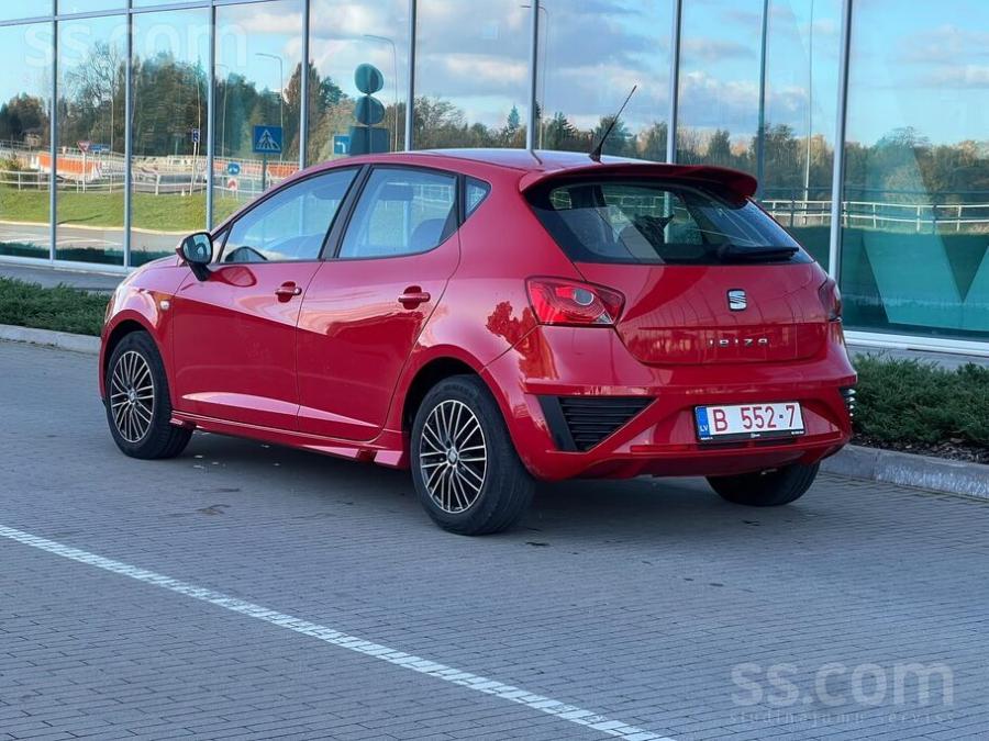 Red SEAT Ibiza 2009 in Rezekne, with an engine capacity of 1.40 L and mileage of 226 thousand km for 2995 €, photo 5 on AUTOMOTO.COM.LV
