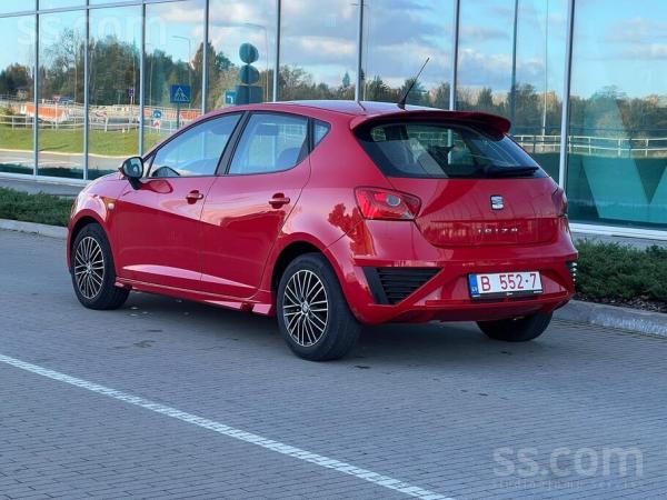 Red SEAT Ibiza 2009 in Rezekne, with an engine capacity of 1.40 L and mileage of 226 thousand km for 2995 €, photo 5 on AUTOMOTO.COM.LV