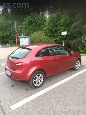 Red SEAT Ibiza 2010 in Jekabpils, with an engine capacity of 1.60 L and mileage of 204 thousand km for 2700 €, photo 4 on AUTOMOTO.COM.LV