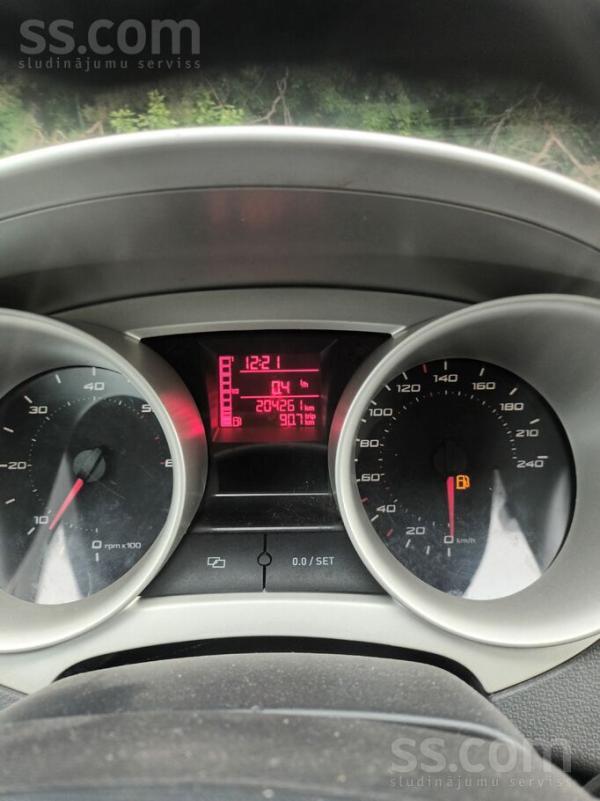 Red SEAT Ibiza 2010 in Jekabpils, with an engine capacity of 1.60 L and mileage of 204 thousand km for 2700 €, photo 6 on AUTOMOTO.COM.LV