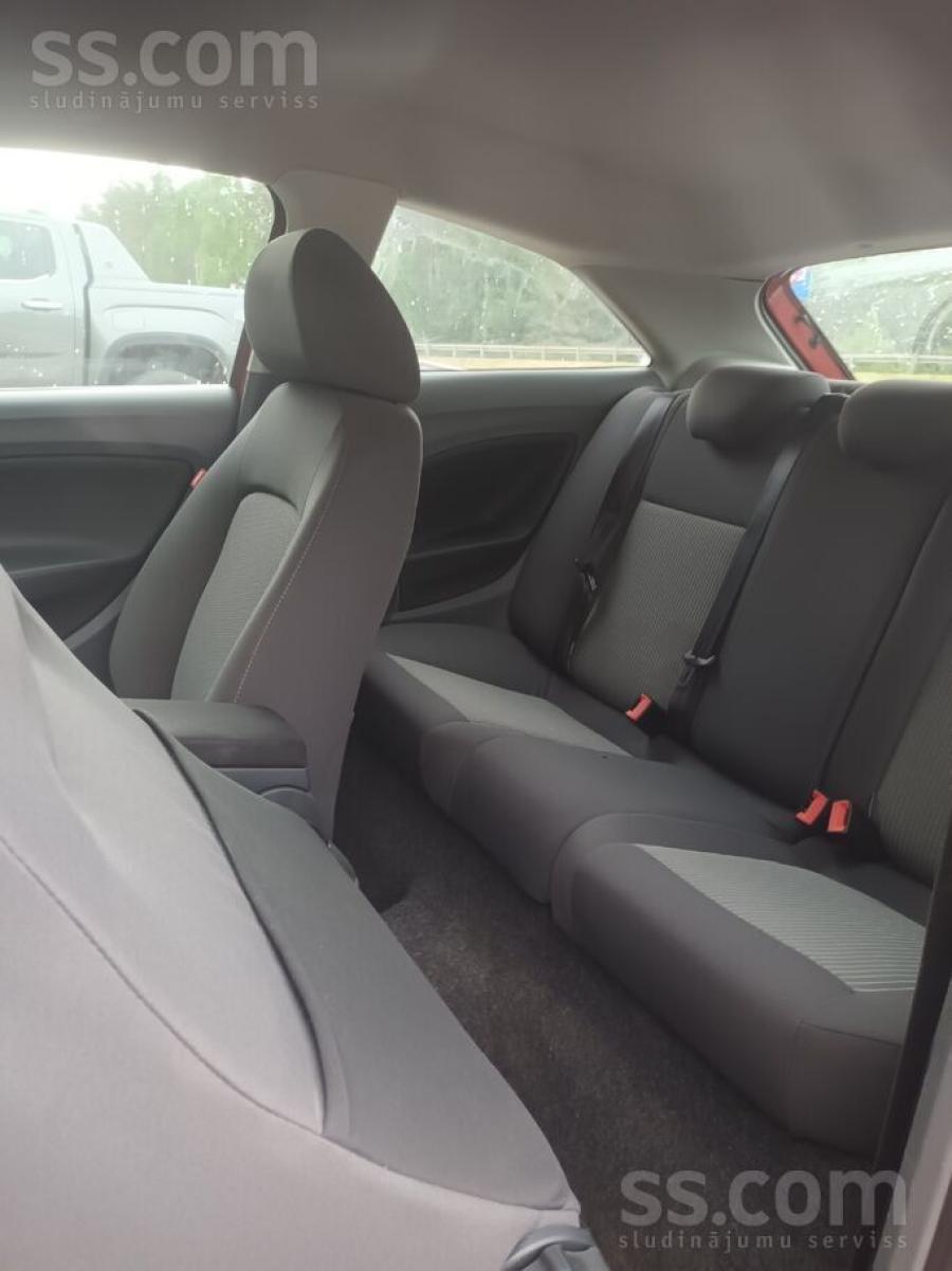 Red SEAT Ibiza 2010 in Jekabpils, with an engine capacity of 1.60 L and mileage of 204 thousand km for 2700 €, photo 8 on AUTOMOTO.COM.LV