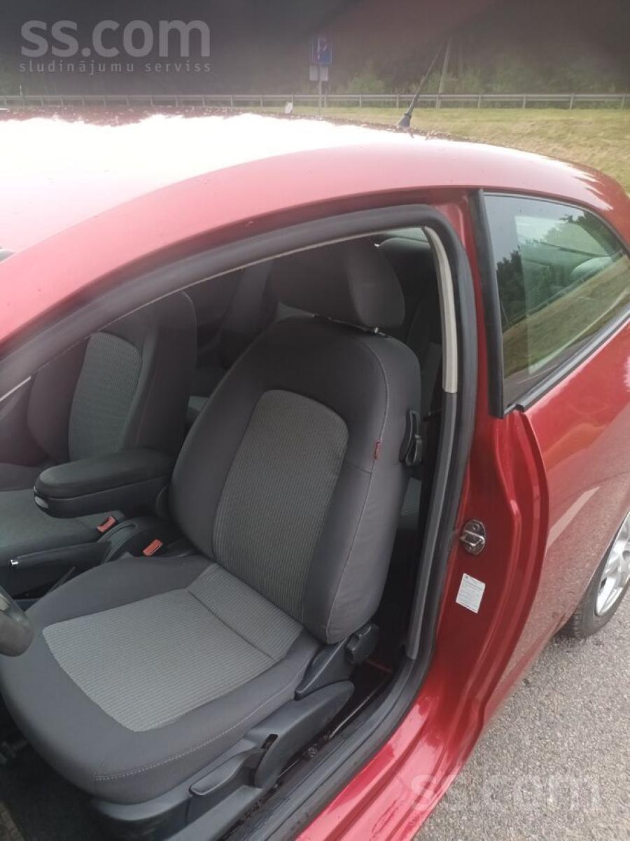 Red SEAT Ibiza 2010 in Jekabpils, with an engine capacity of 1.60 L and mileage of 204 thousand km for 2700 €, photo 9 on AUTOMOTO.COM.LV