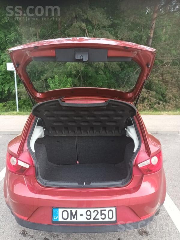Red SEAT Ibiza 2010 in Jekabpils, with an engine capacity of 1.60 L and mileage of 204 thousand km for 2700 €, photo 9 on AUTOMOTO.COM.LV