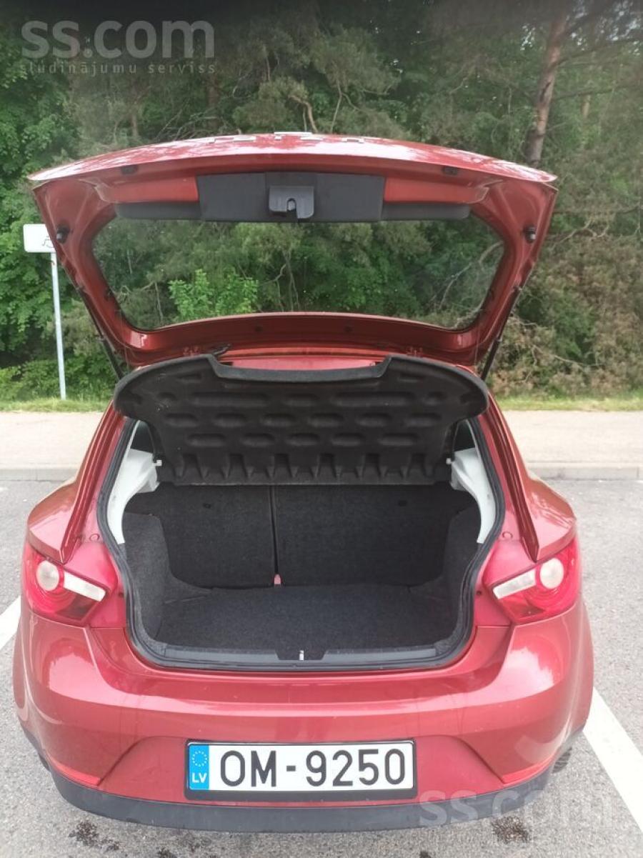 Red SEAT Ibiza 2010 in Jekabpils, with an engine capacity of 1.60 L and mileage of 204 thousand km for 2700 €, photo 10 on AUTOMOTO.COM.LV