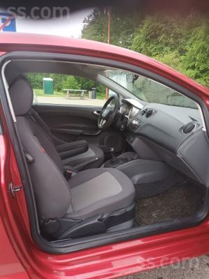 Red SEAT Ibiza 2010 in Jekabpils, with an engine capacity of 1.60 L and mileage of 204 thousand km for 2700 €, photo 12 on AUTOMOTO.COM.LV