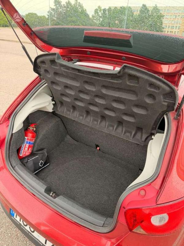 Sarkans SEAT Ibiza 2010 Kauņa, ar dzinēja tilpumu 1.42 L un nobraukumu 136 tūkst. km par 1400 €, foto 8 vietnē AUTOMOTO.COM.LV