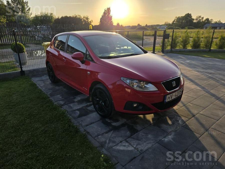 Red SEAT Ibiza 2012 in Riga, with an engine capacity of 1.20 L and mileage of 121 thousand km for 3400 €, photo 1 on AUTOMOTO.COM.LV