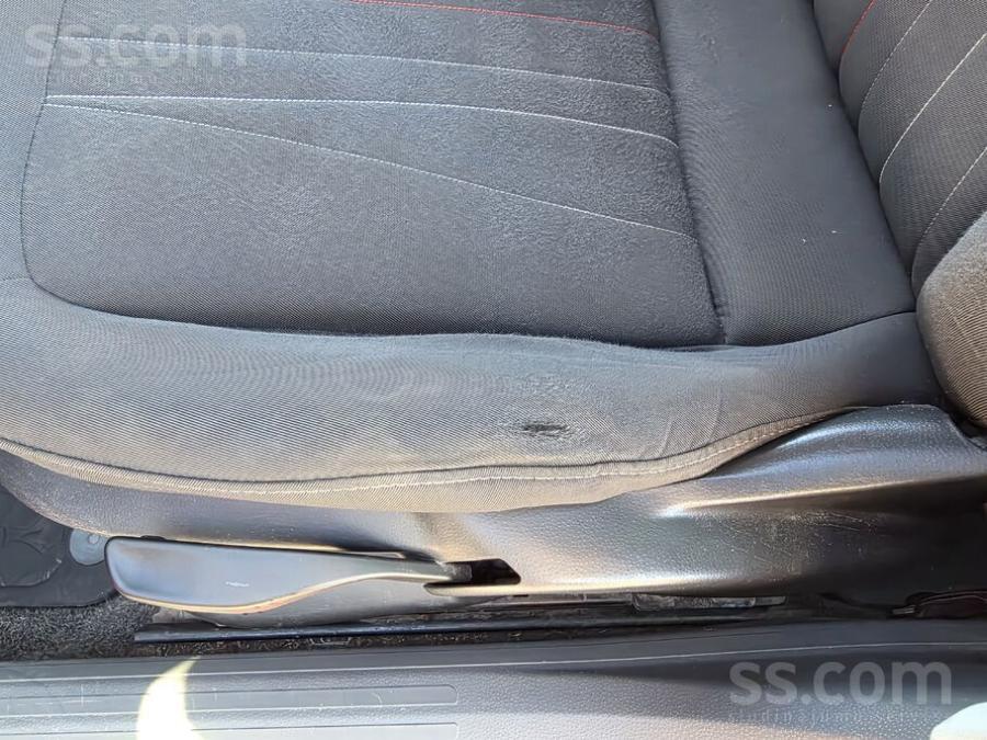 Red SEAT Ibiza 2012 in Riga, with an engine capacity of 1.20 L and mileage of 121 thousand km for 3400 €, photo 16 on AUTOMOTO.COM.LV