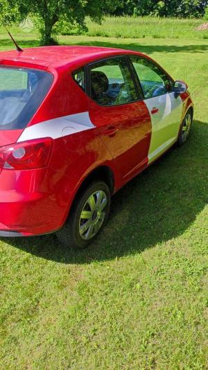 Sarkans SEAT Ibiza 2012 Ukmergė, ar dzinēja tilpumu 1.20 L un nobraukumu 115 tūkst. km par 1150 €, foto 4 vietnē AUTOMOTO.COM.LV
