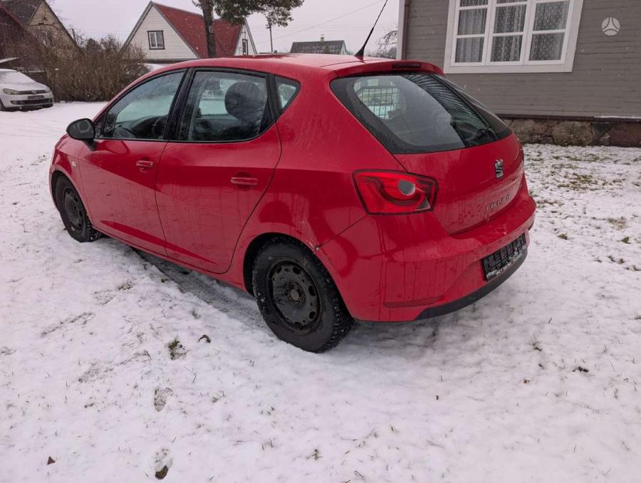 Sarkans SEAT Ibiza 2014 Rokiškis, ar dzinēja tilpumu 1.20 L un nobraukumu 200 tūkst. km par 2150 €, foto 4 vietnē AUTOMOTO.COM.LV