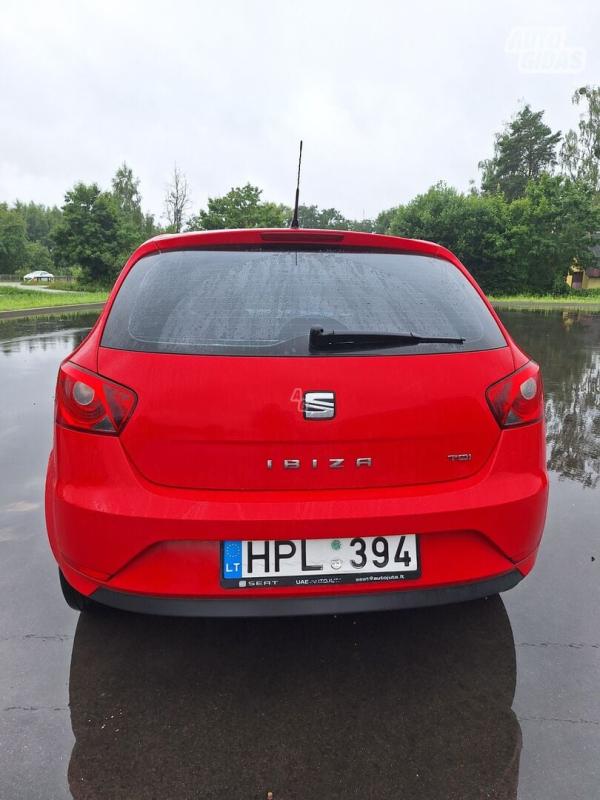 Red SEAT Ibiza 2015 in Kaunas, with an engine capacity of 1.60 L and mileage of 223 thousand km for 3500 €, photo 8 on AUTOMOTO.COM.LV