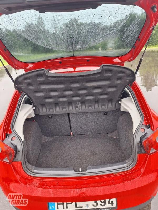 Red SEAT Ibiza 2015 in Kaunas, with an engine capacity of 1.60 L and mileage of 223 thousand km for 3500 €, photo 9 on AUTOMOTO.COM.LV