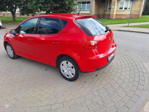 Red SEAT Ibiza 2015 in Kaunas, with an engine capacity of 1.60 L and mileage of 223 thousand km for 3200 €, photo 1 on AUTOMOTO.COM.LV