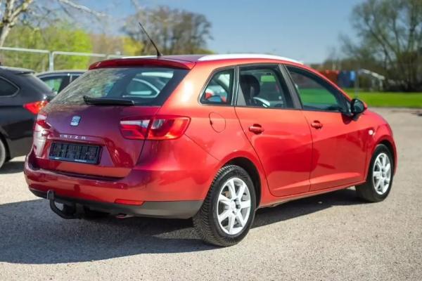 Red SEAT Ibiza 2010 in Liepaja, with an engine capacity of 1.20 L and mileage of 218 thousand km for 4650 €, photo 4 on AUTOMOTO.COM.LV