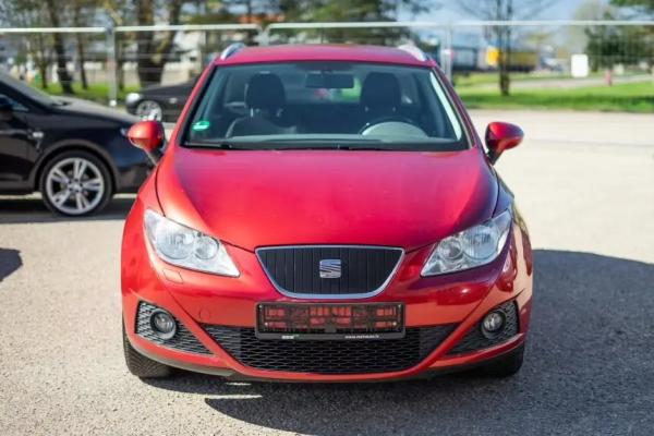 Red SEAT Ibiza 2010 in Liepaja, with an engine capacity of 1.20 L and mileage of 218 thousand km for 4650 €, photo 6 on AUTOMOTO.COM.LV