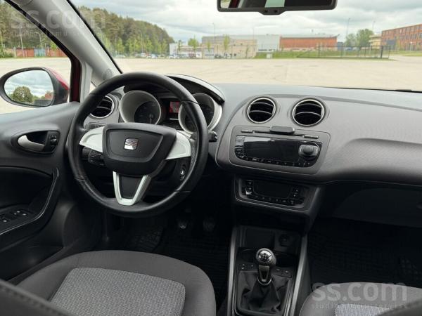 Sarkans SEAT Ibiza 2011 Valmiera, ar dzinēja tilpumu 1.60 L un nobraukumu 0 tūkst. km par 3500 €, foto 5 vietnē AUTOMOTO.COM.LV