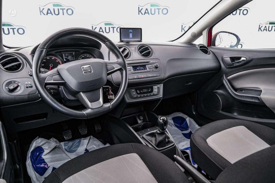 Red SEAT Ibiza 2015 in Kaunas, with an engine capacity of 1.20 L and mileage of 201 thousand km for 4790 €, photo 8 on AUTOMOTO.COM.LV