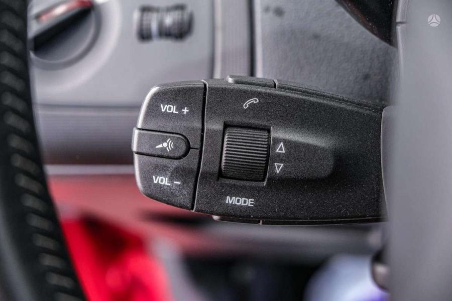 Red SEAT Ibiza 2015 in Kaunas, with an engine capacity of 1.20 L and mileage of 201 thousand km for 4790 €, photo 16 on AUTOMOTO.COM.LV