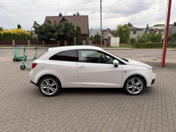 White SEAT Ibiza 2008 in Jonava, with an engine capacity of 1.90 L and mileage of 325 thousand km for 2800 €, photo 4 on AUTOMOTO.COM.LV