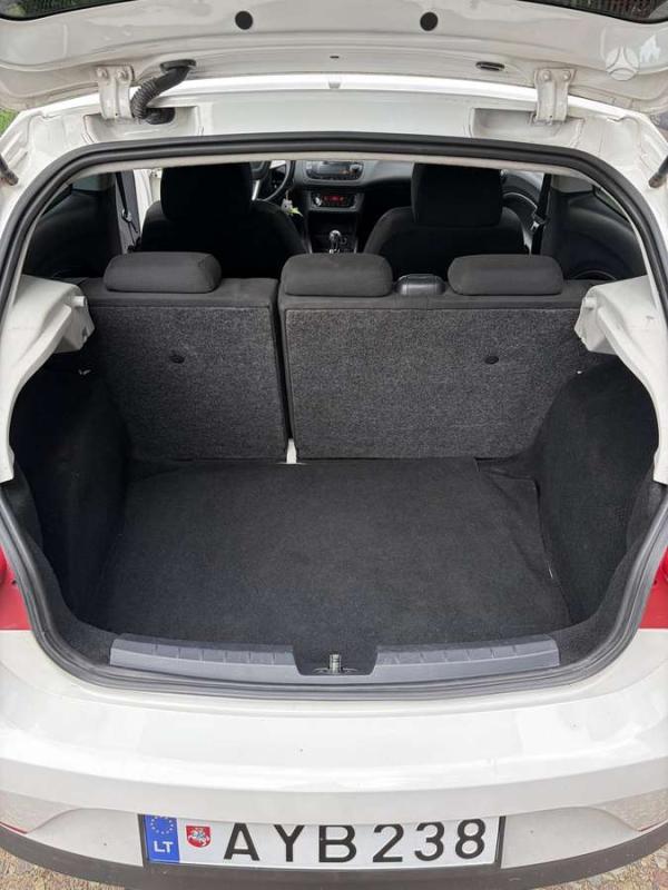 White SEAT Ibiza 2008 in Jonava, with an engine capacity of 1.90 L and mileage of 325 thousand km for 2800 €, photo 10 on AUTOMOTO.COM.LV