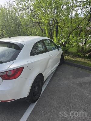 Balts SEAT Ibiza 2010 Rīga, ar dzinēja tilpumu 1.40 L un nobraukumu 267 tūkst. km par 1200 €, foto 3 vietnē AUTOMOTO.COM.LV