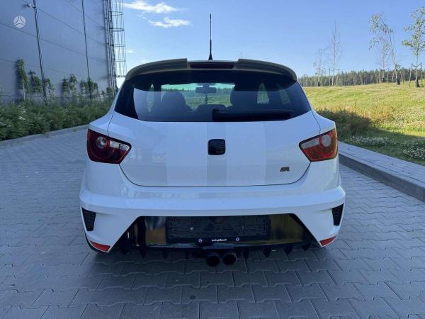White SEAT Ibiza 2012 in Vilnius, with an engine capacity of 1.39 L and mileage of 230 thousand km for 5600 €, photo 6 on AUTOMOTO.COM.LV