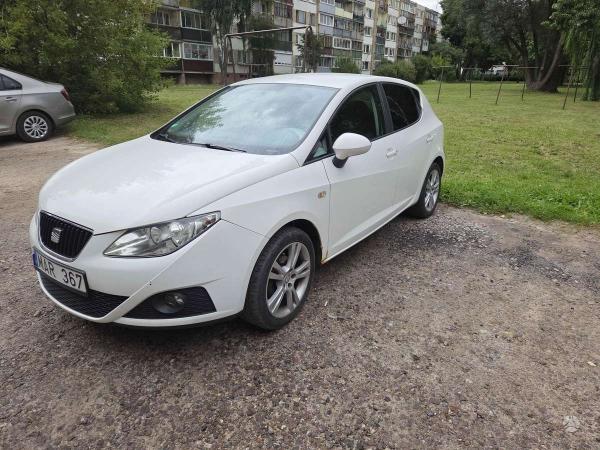 SEAT Ibiza 2008 in Kaunas on AUTOMOTO.COM.LV White SEAT Ibiza 2008 in Kaunas, with an engine capacity of 1.60 L and mileage of 193 thousand km for 1000 €, photo 1 on AUTOMOTO.COM.LV