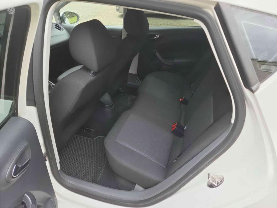 White SEAT Ibiza 2008 in Kaunas, with an engine capacity of 1.60 L and mileage of 193 thousand km for 1000 €, photo 8 on AUTOMOTO.COM.LV