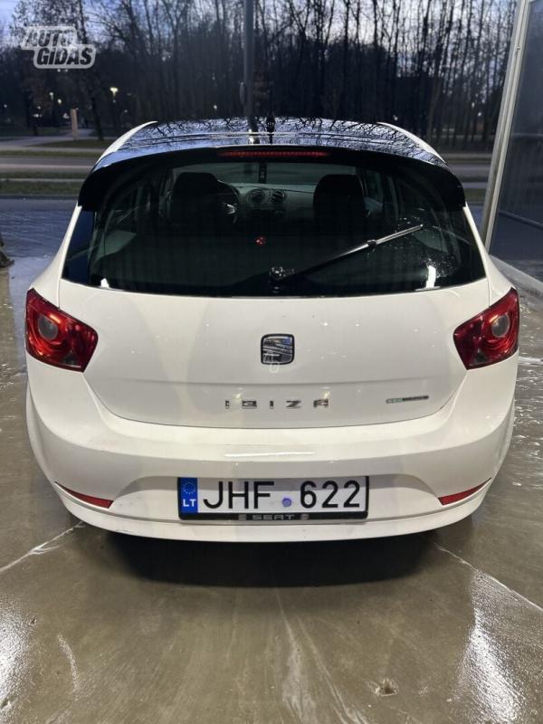 White SEAT Ibiza 2009 in Kaunas, with an engine capacity of 1.40 L and mileage of 230 thousand km for 1150 €, photo 6 on AUTOMOTO.COM.LV