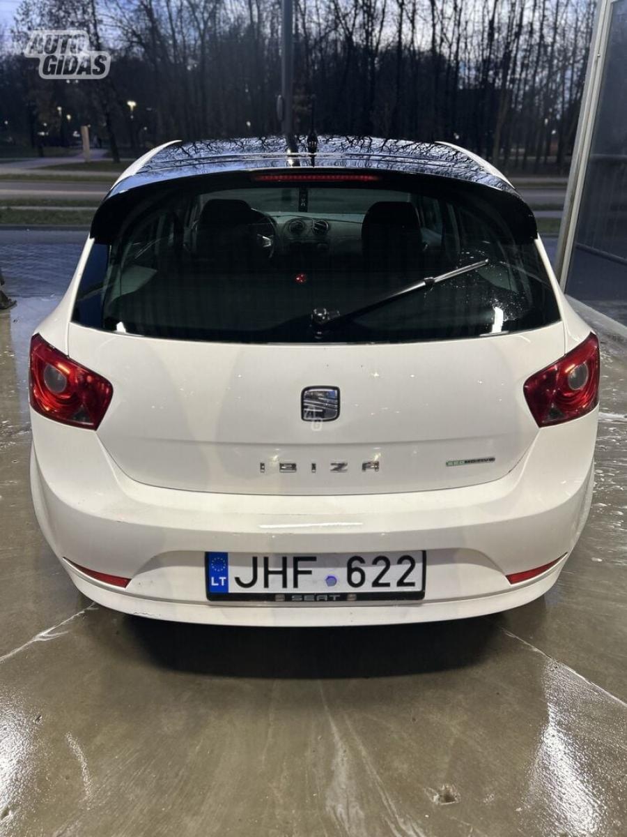 White SEAT Ibiza 2009 in Kaunas, with an engine capacity of 1.40 L and mileage of 230 thousand km for 1150 €, photo 7 on AUTOMOTO.COM.LV