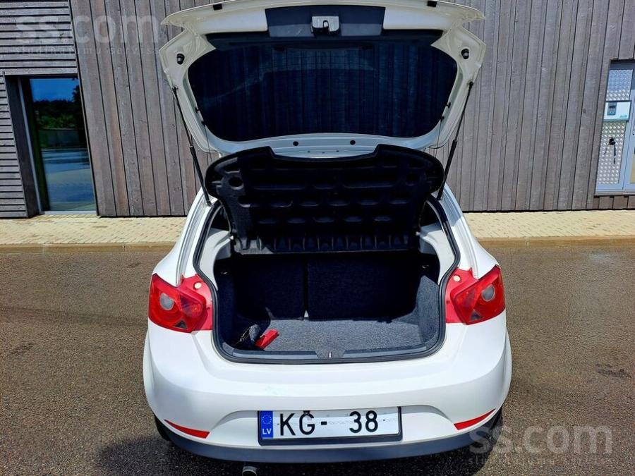 Balts SEAT Ibiza 2009 Tukums, ar dzinēja tilpumu 1.90 L un nobraukumu 279 tūkst. km par 3350 €, foto 12 vietnē AUTOMOTO.COM.LV