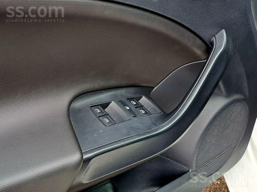 Balts SEAT Ibiza 2009 Tukums, ar dzinēja tilpumu 1.90 L un nobraukumu 279 tūkst. km par 3350 €, foto 18 vietnē AUTOMOTO.COM.LV
