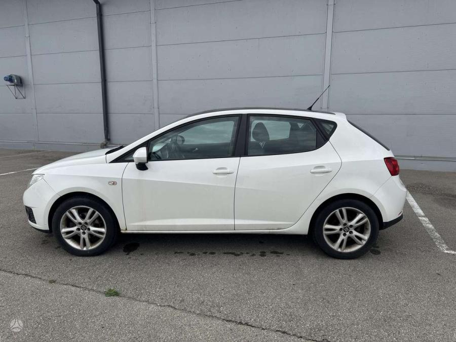 Balts SEAT Ibiza 2009 Viļņa, ar dzinēja tilpumu 1.60 L un nobraukumu 267 tūkst. km par 2100 €, foto 6 vietnē AUTOMOTO.COM.LV