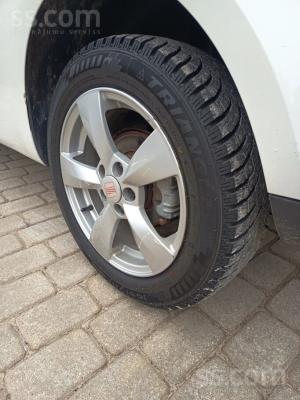 Balts SEAT Ibiza 2009 Ogre, ar dzinēja tilpumu 1.40 L un nobraukumu 264 tūkst. km par 2100 €, foto 9 vietnē AUTOMOTO.COM.LV